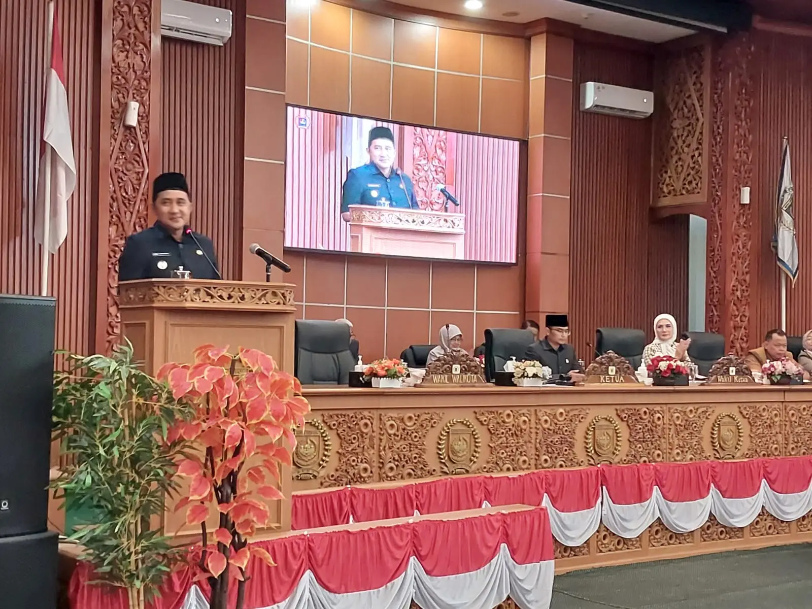 Portal Berita Resmi Pemerintah Kota Depok - Wawalkot Depok Sampaikan Pendapat Akhir Atas Raperda ...