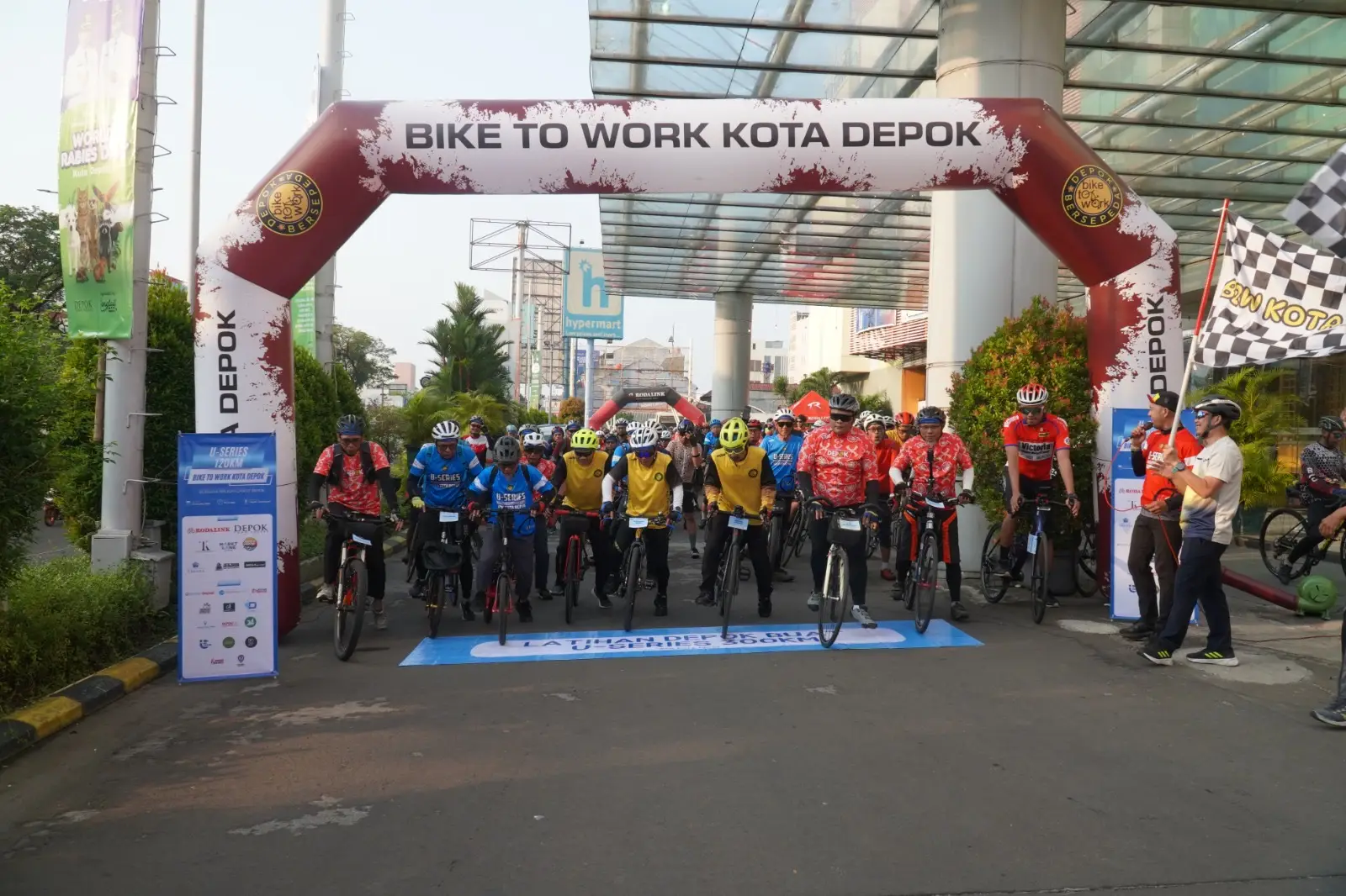 Portal Berita Resmi Pemerintah Kota Depok - Bike to Work Kota Depok Sukses Gelar U-Series 120 Km ...