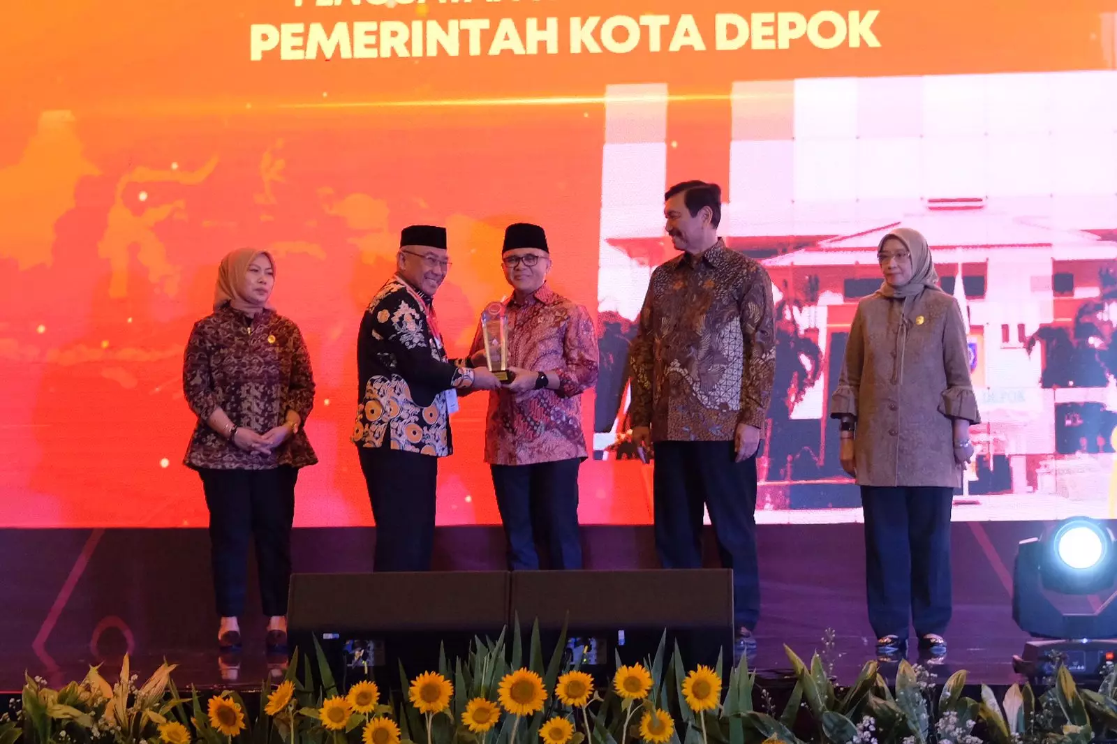Depok Dianugerahi Penghargaan oleh Kementerian PAN-RB - DEPOK POS