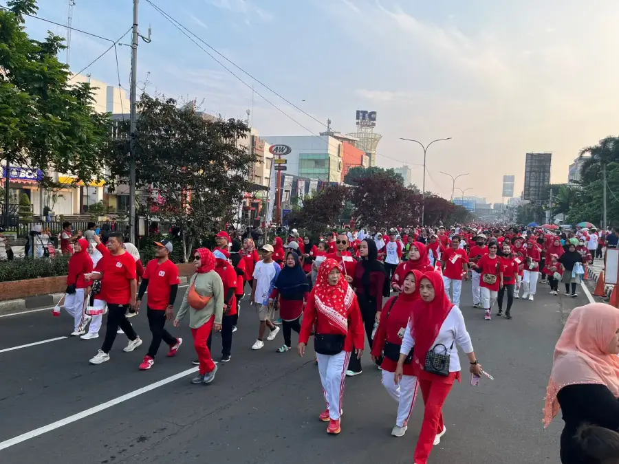 Portal Berita Resmi Pemerintah Kota Depok - Ribuan Warga Padati CFD Margonda, Ikuti Jalan Santai ...